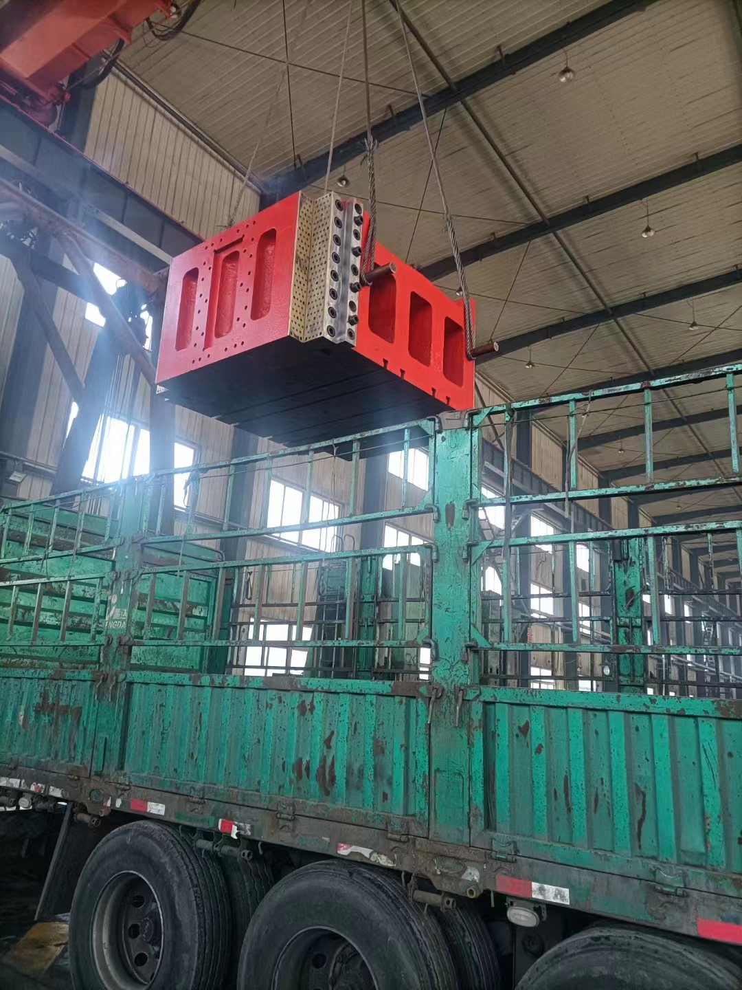 Delivery of 10000-ton hydraulic press for target material forging.
